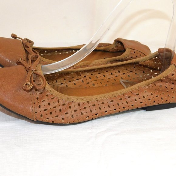 Rialto | Shoes | Rialto Shirlee Laser Cut With Bow Ballet Flats Size 7m ...